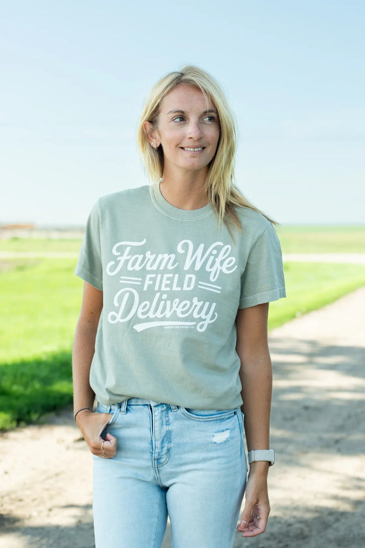 Farm Wife Field Delivery' Sage Tee – American Farm Company